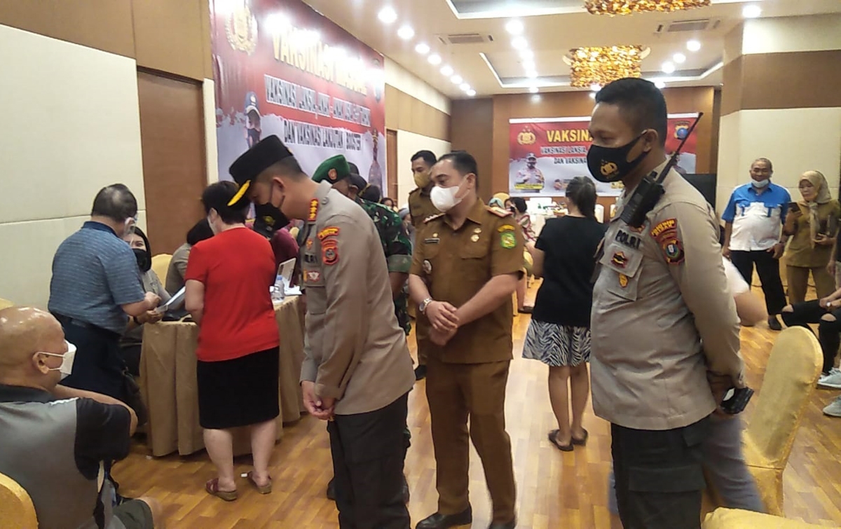 Masyarakat yang Sudah Divaksin Tetap Jaga Protokol Kesehatan - Medan ...