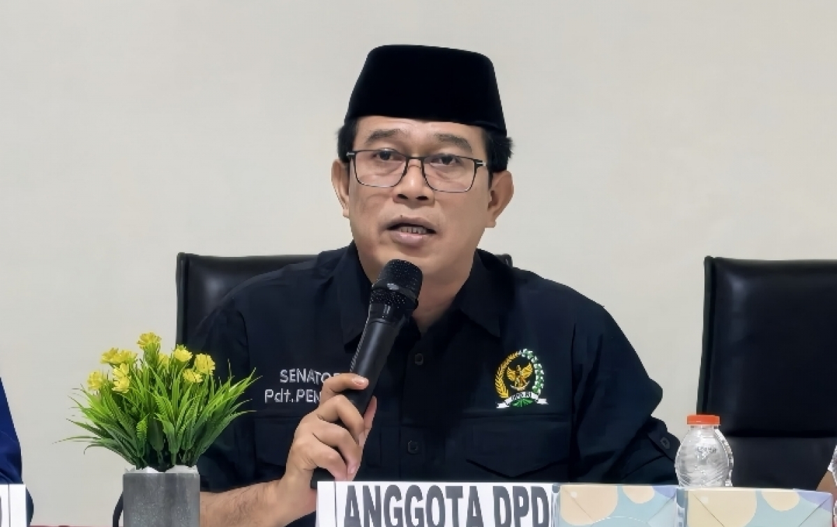 Anggota DPD Penrad Siagian: Demonstrasi Bukan Ancaman, TNI Tak ...